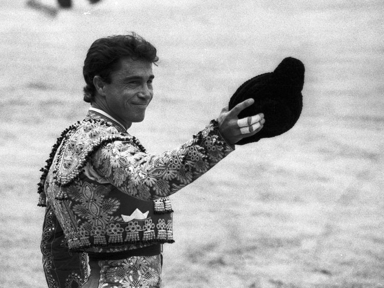 Roberto Domínguez, cincuenta años de la alternativa del gran torero ...