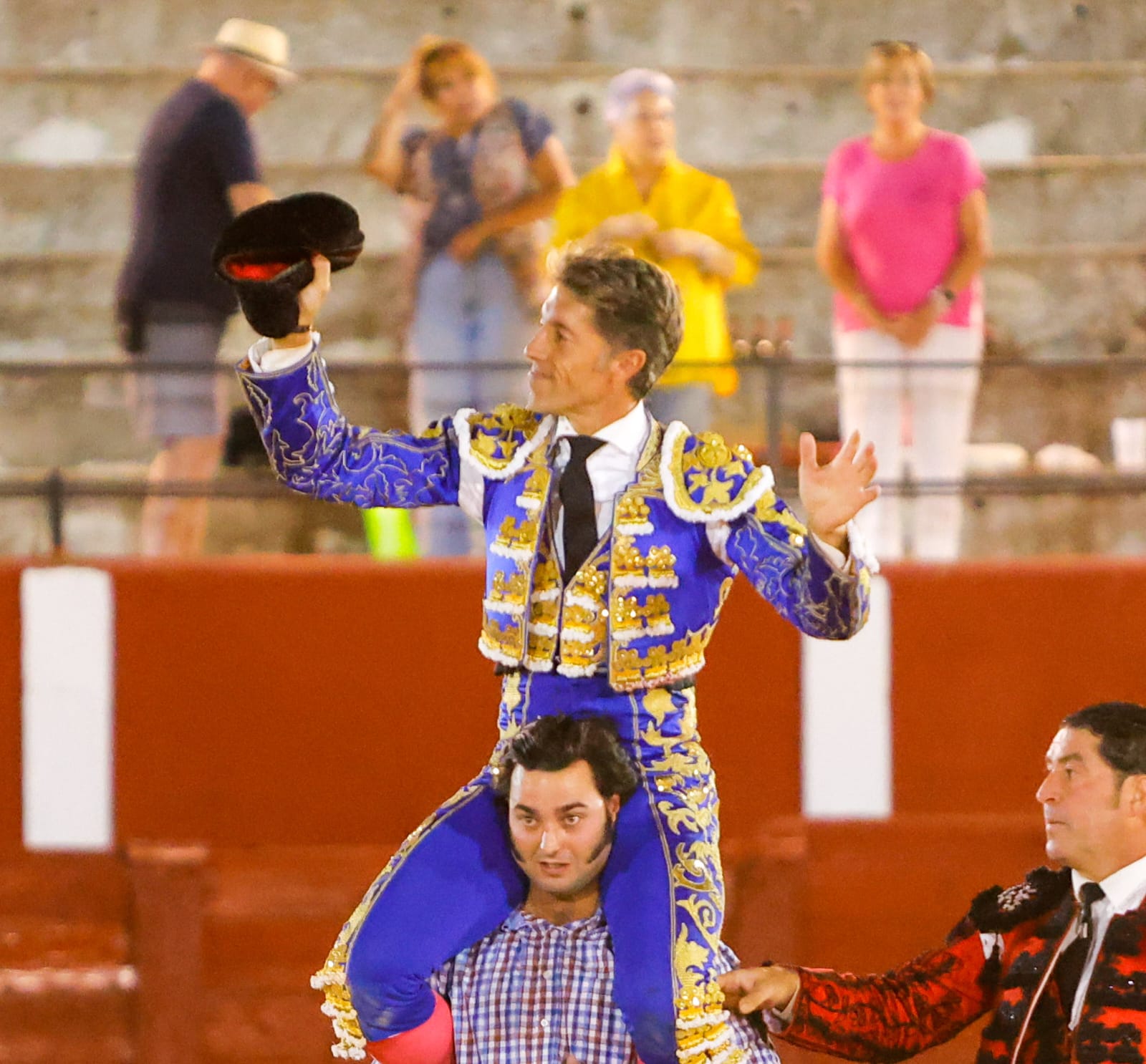 Escribano, inteligencia y entrega en Alcázar; Pedro Andrés, en hombros ...